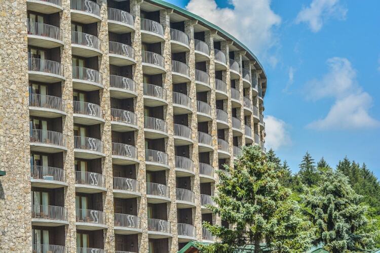 Slopeside Hotel By Seven Springs Resort - Seven Springs, PA