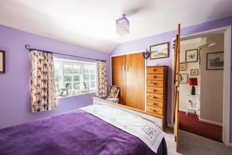 Host Stay Sandpipers - Holt