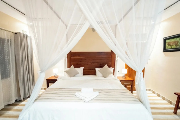 House Of Werenje - Victoria Falls