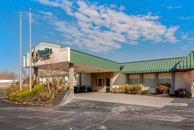 Quality Inn & Suites New Hartford - Utica - Utica, NY