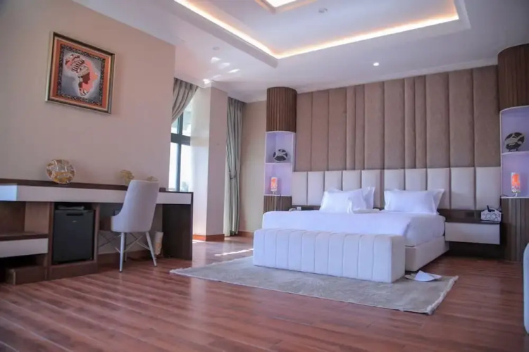 Naflet Hotel - Adama