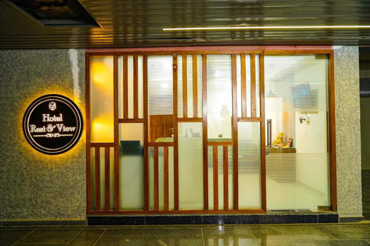 Hotel Rest & View - Ahmedabad