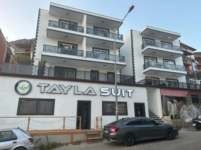 Tayla Suit - Kaş