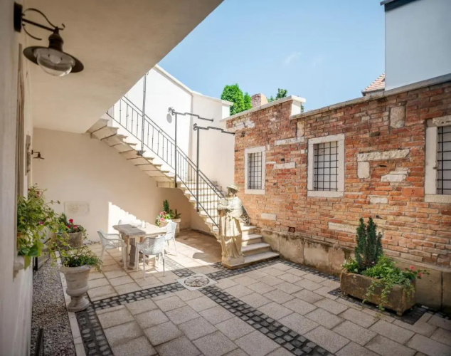 Florand Rooms&wine - Sopron