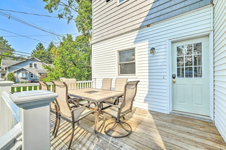 Cozy + Walkable Delmar Getaway W/ Fire Pit! - Albany, NY