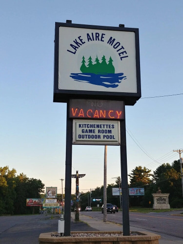 Lake Aire Motel - Lake Delton, WI