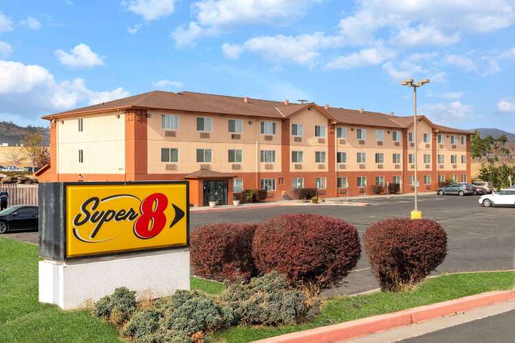 Super 8 By Wyndham The Dalles Or - The Dalles, OR