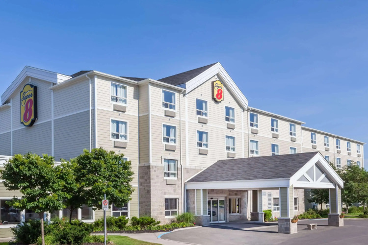 Super 8 By Wyndham Peterborough - Peterborough, ON, Canada