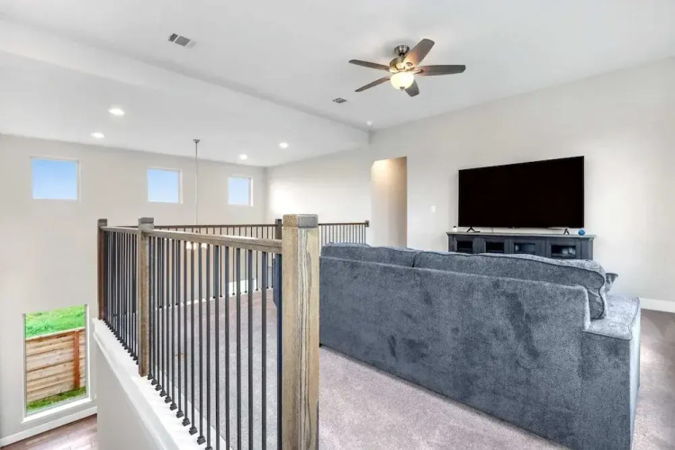 Dakota Cottage - Stay For 10 - New Braunfels, TX