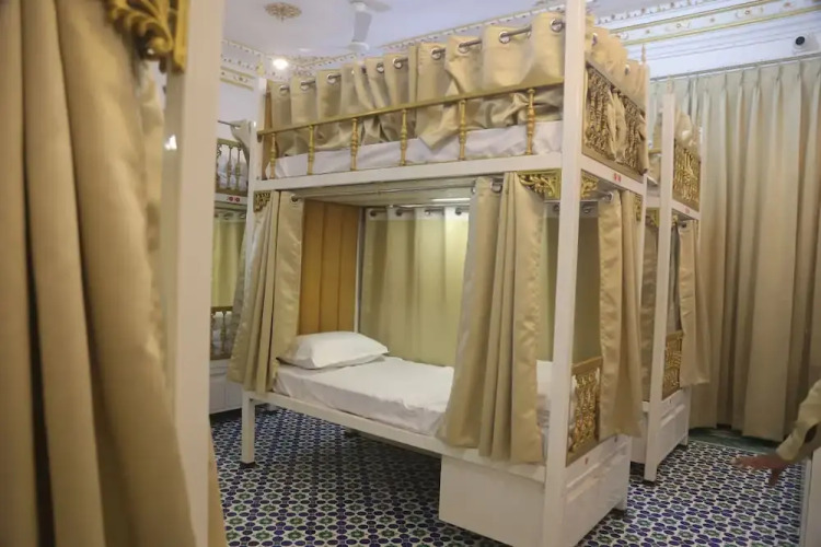 Aanchal Mahal Dormitory And Rooms - 印多爾