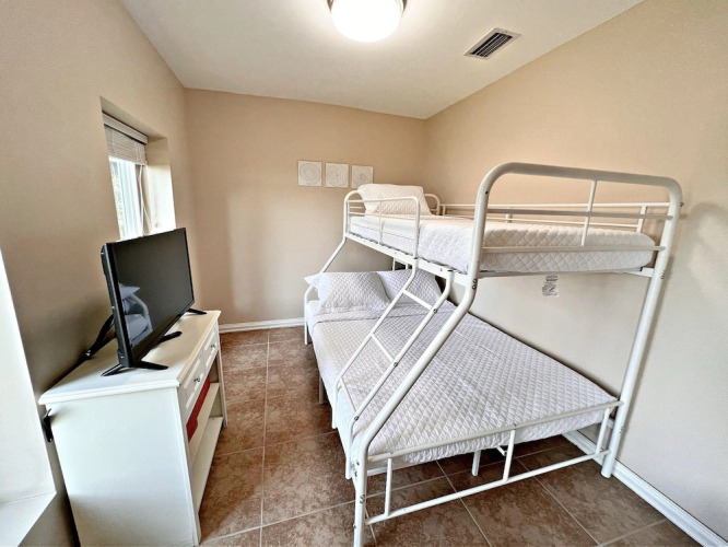 Porpoise Pass - Ground Floor Guest Suite - Alabama