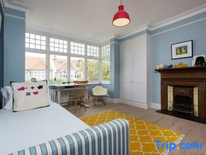 Quartz House - Barnes