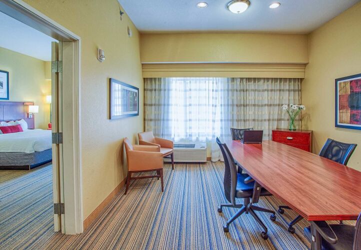 Courtyard By Marriott Fargo Moorhead, Mn - Fargo, ND