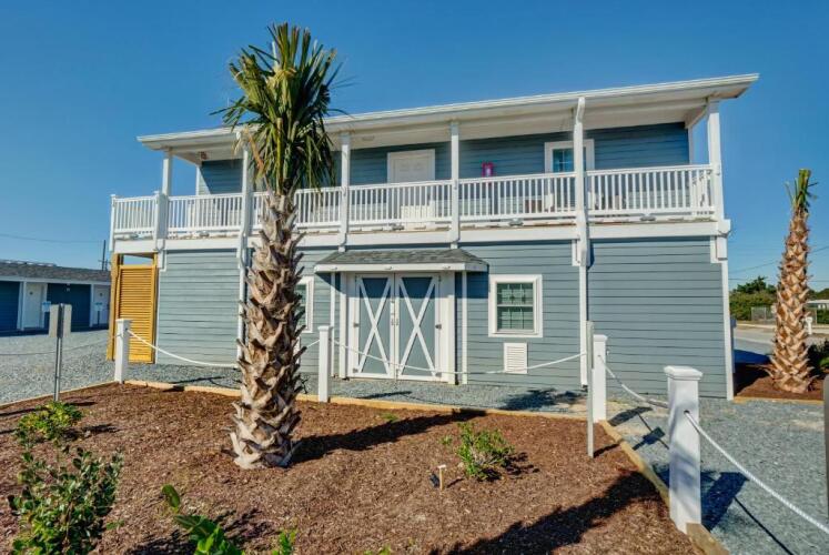 Loggerhead Inn & Suites - Topsail Beach, NC