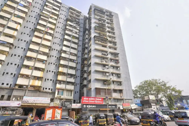 Glitz Saineel Executive Near Juhu Beach - Mumbai