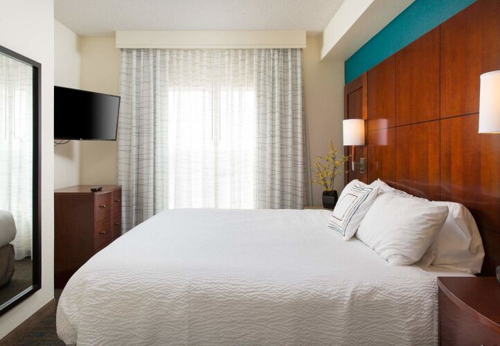 Residence Inn By Marriott Kansas City Airport - Parkville, MO