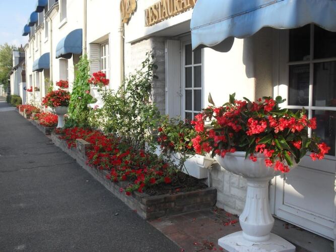 Hotel De France - Contres