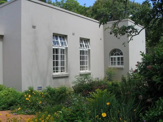 Chic Studio Nestled In Lovely Garden And Pool-2254 - Harare
