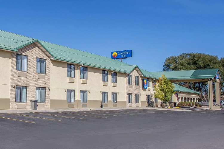 Yellowstone River Inn & Suites - Livingston, MT