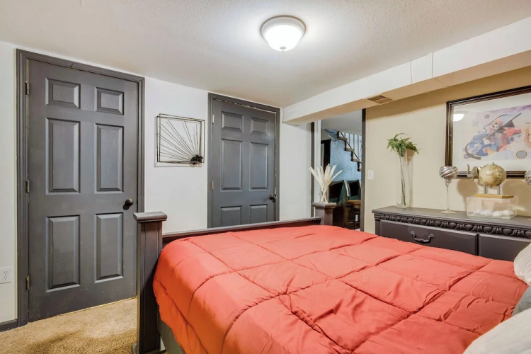 Cozy Missouri Retreat W/ Deck & Grill, Near Hiking - Lee's Summit, MO