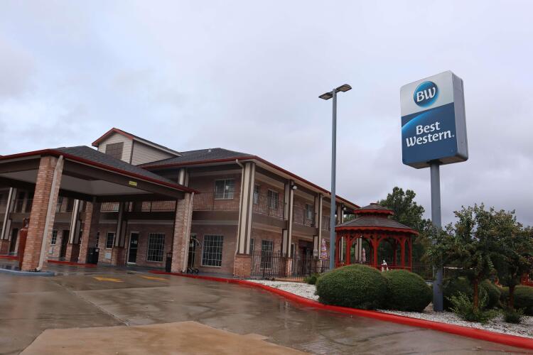Best Western Lake Conroe Inn - Willis, TX