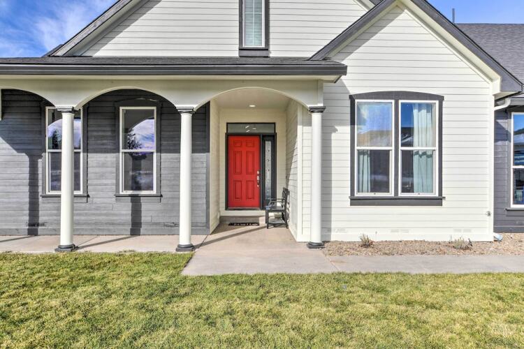 Stylish Klamath Falls Unit < 1/2 Mi To Oit! - Klamath Falls, OR