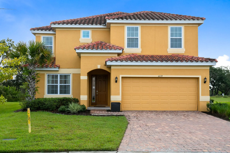 Veranda Home 8br 6 En-suites Lake View Pool Spa - Kissimmee, FL