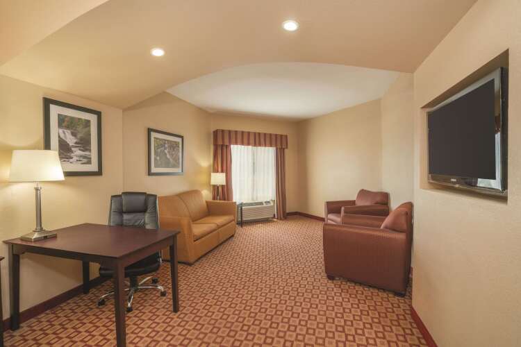 La Quinta Inn & Suites By Wyndham Verona - Verona