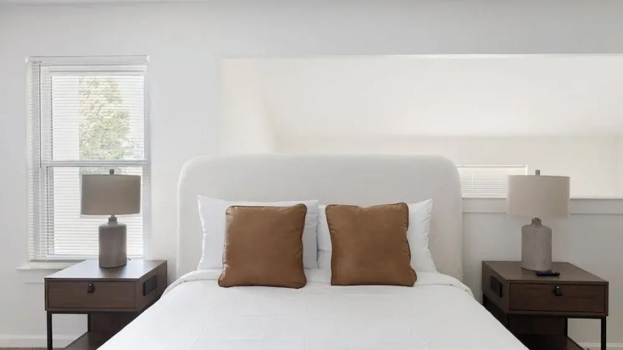 Landing Furnished Apartments - Desoto - Lancaster, TX