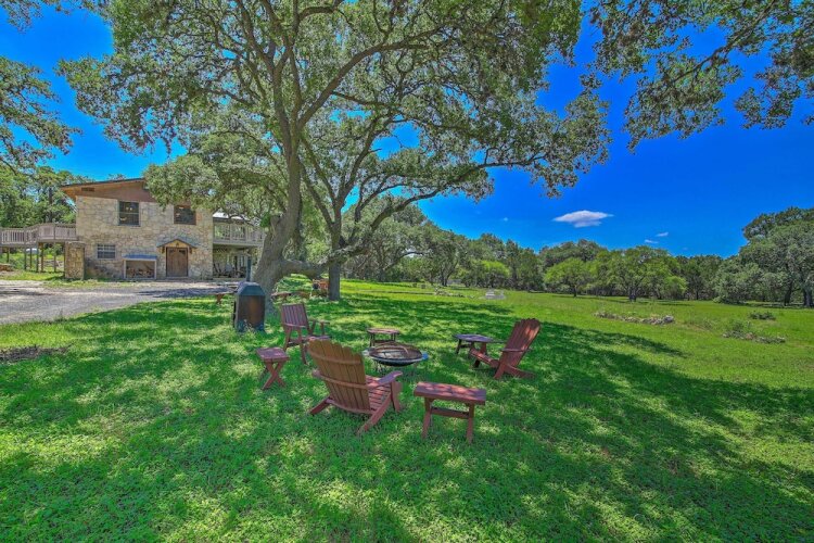 Countryside Cottage: 17 Mi To Downtown San Antonio - San Antonio, TX