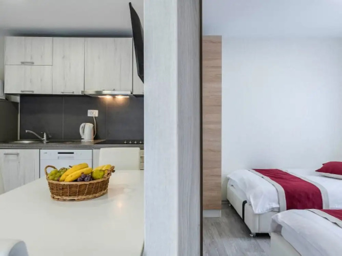 Gorgeous Mobile Home In Banjole With Swimming Pool - Pula