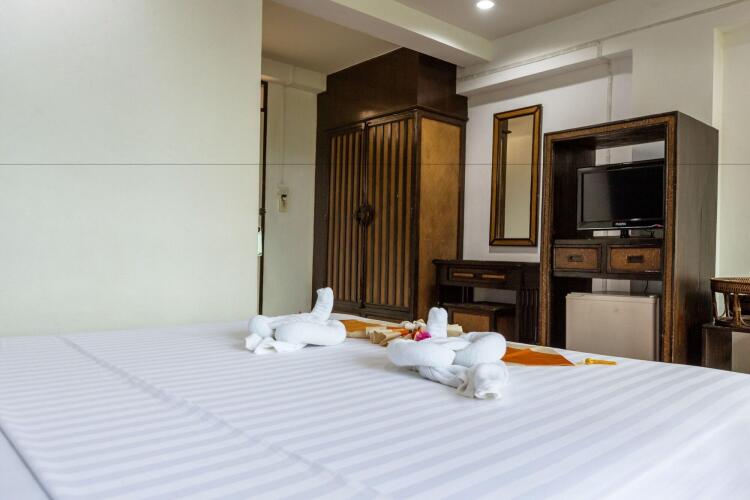 Porterhouse Beach Hotel - Pa Tong