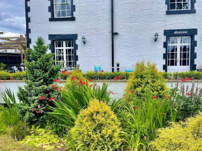 Eagle House- Award Winning B&b And Apartment - Cheshire