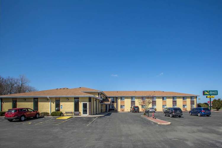 Quality Inn & Suites - Cedar Lake, WI