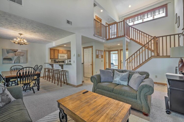 Tannersville Townhome, Near Camelback Mtn! - Tannersville, PA