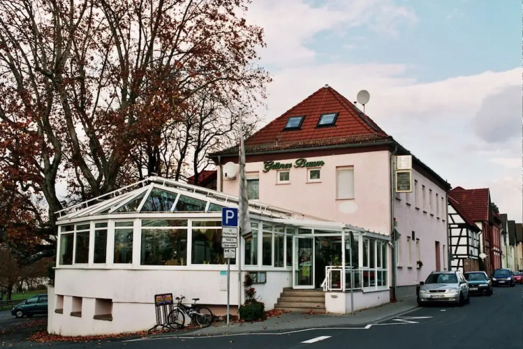 Angelis Pension - Restaurant Zum Grunen Baum - Kelsterbach