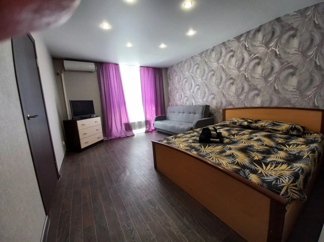 Shestimestnye Apartamenty Klassa Lyuks Flat - Wolgograd