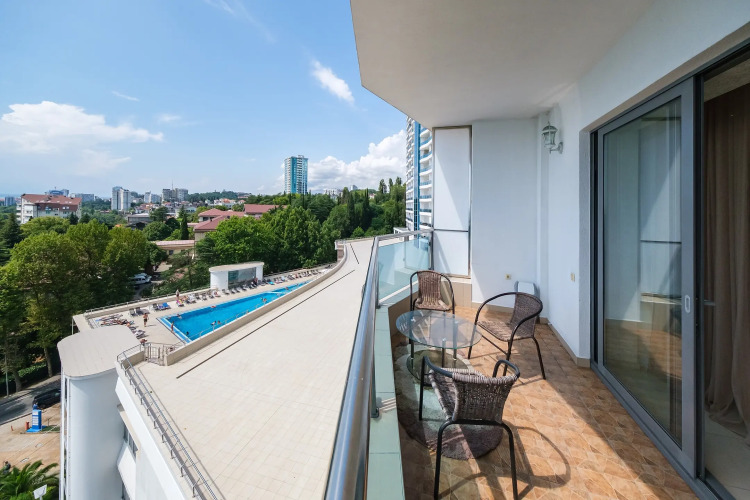 Dvukhkomnatnaya S Dzhakuzi I Vidom Na More Stil Flat - Sochi
