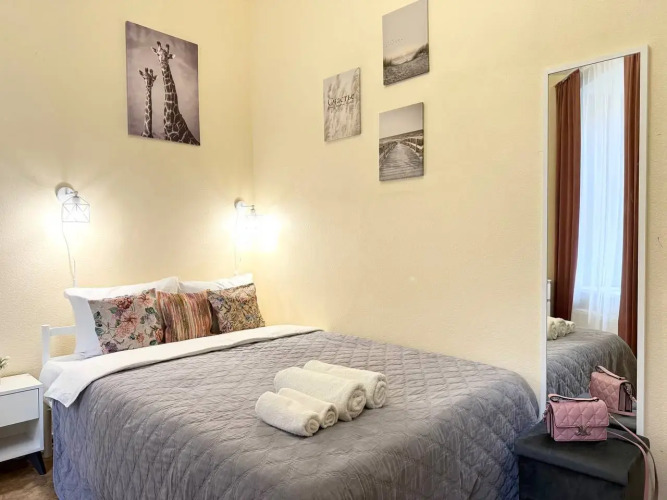 Uyutnaya Studiya Na Kirochnoy Gosti Doma Apartment - San Pietroburgo