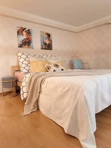 V Znamenitom Dokhodnom Dome Khrapovitskogo Flat - Saint Petersburg
