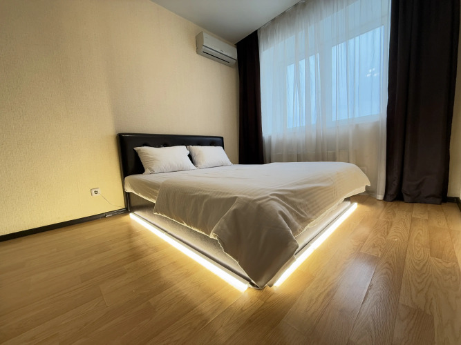 Tut Khorosho Na Surikova 53a 6 Flat - Yekaterinburg