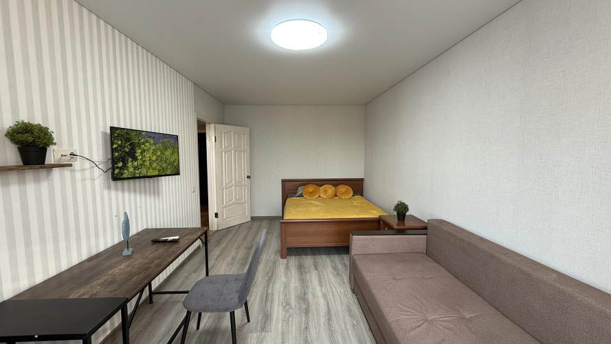 Flat Uyutnaya Kvartira V Zelenoy Rosche - Уфа