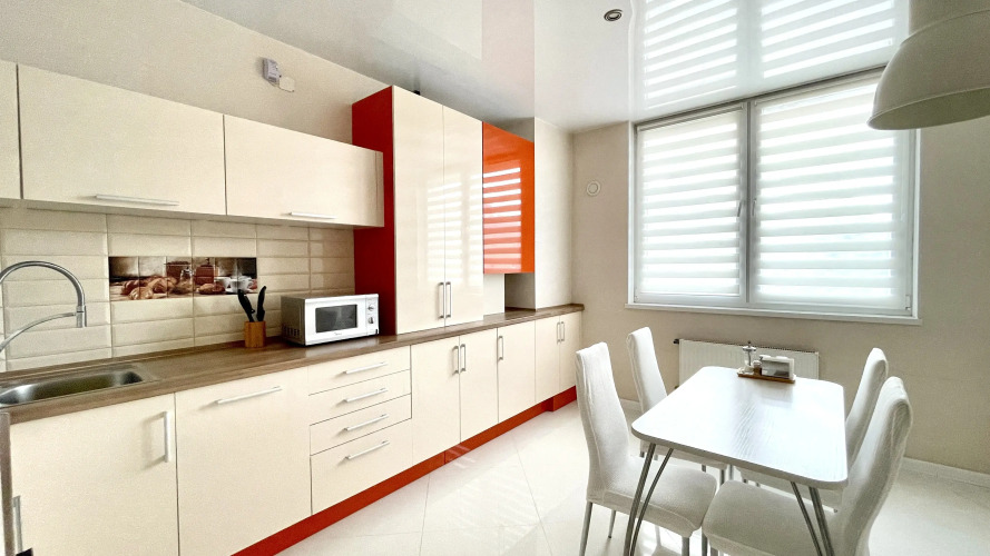 V Tsentre Kaliningrada Gorykogo 96 Flat - Kaliningrad
