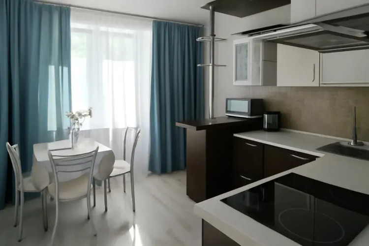Uyutnaya Studiya S Udobnoy Krovatyyu Flat - Омск
