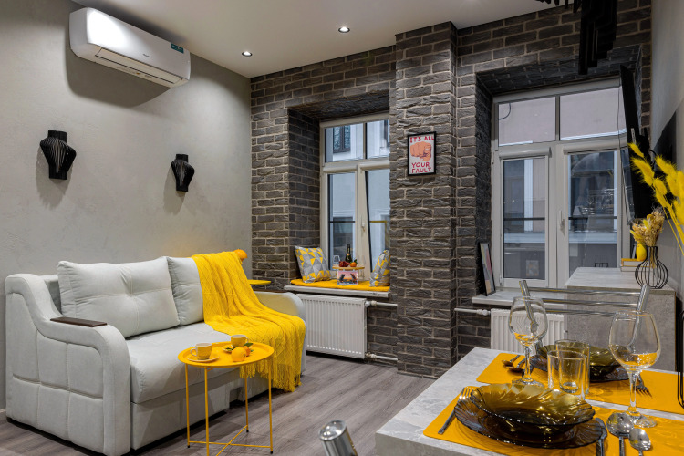 Dizaynerskaya Studiya S Oknom V Sanuzle Yellow Sun U Nevskogo Prospekta Flat - Sankt Petersburg