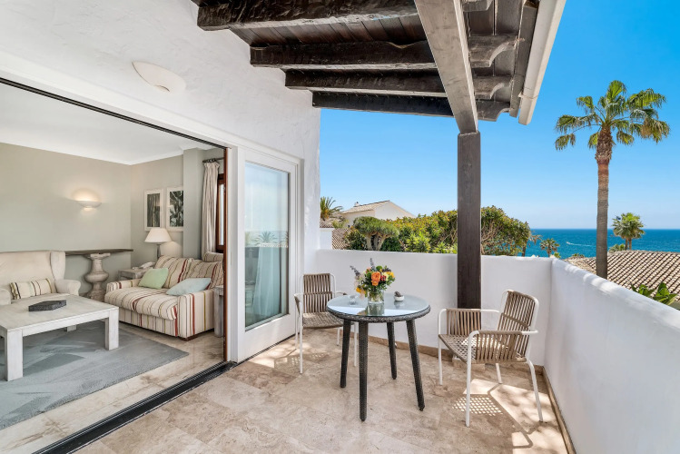 All About Villa Puente Romano - Marbella