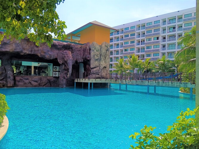 Laguna Beach Resort 3 The Maldives Apartments - Pattaya City