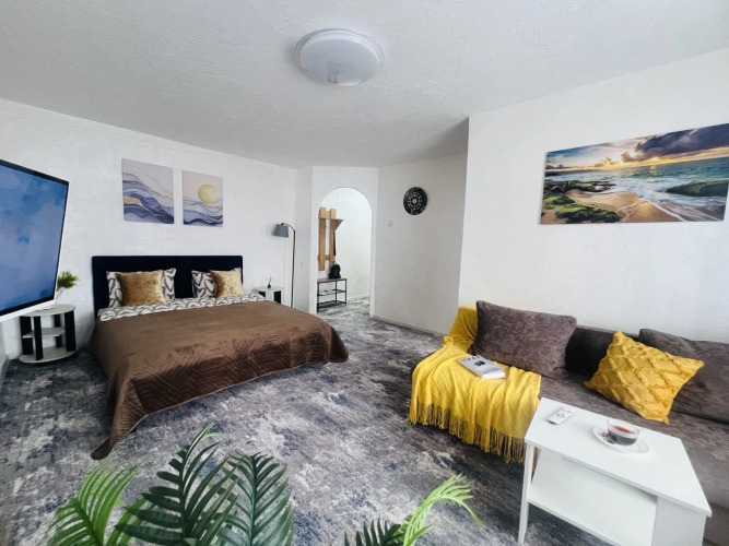 Dvukhkomnatnaya Na Gorykogo Flat - Kaliningrad