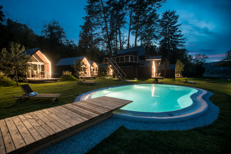 Chocolate Village By The River Glamping - Máribor