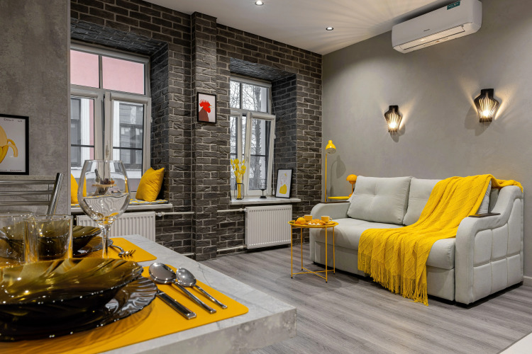 Dizaynerskaya Studiya S Oknom V Sanuzle Yellow Moon U Nevskogo Prospekta Flat - Saint-Pétersbourg